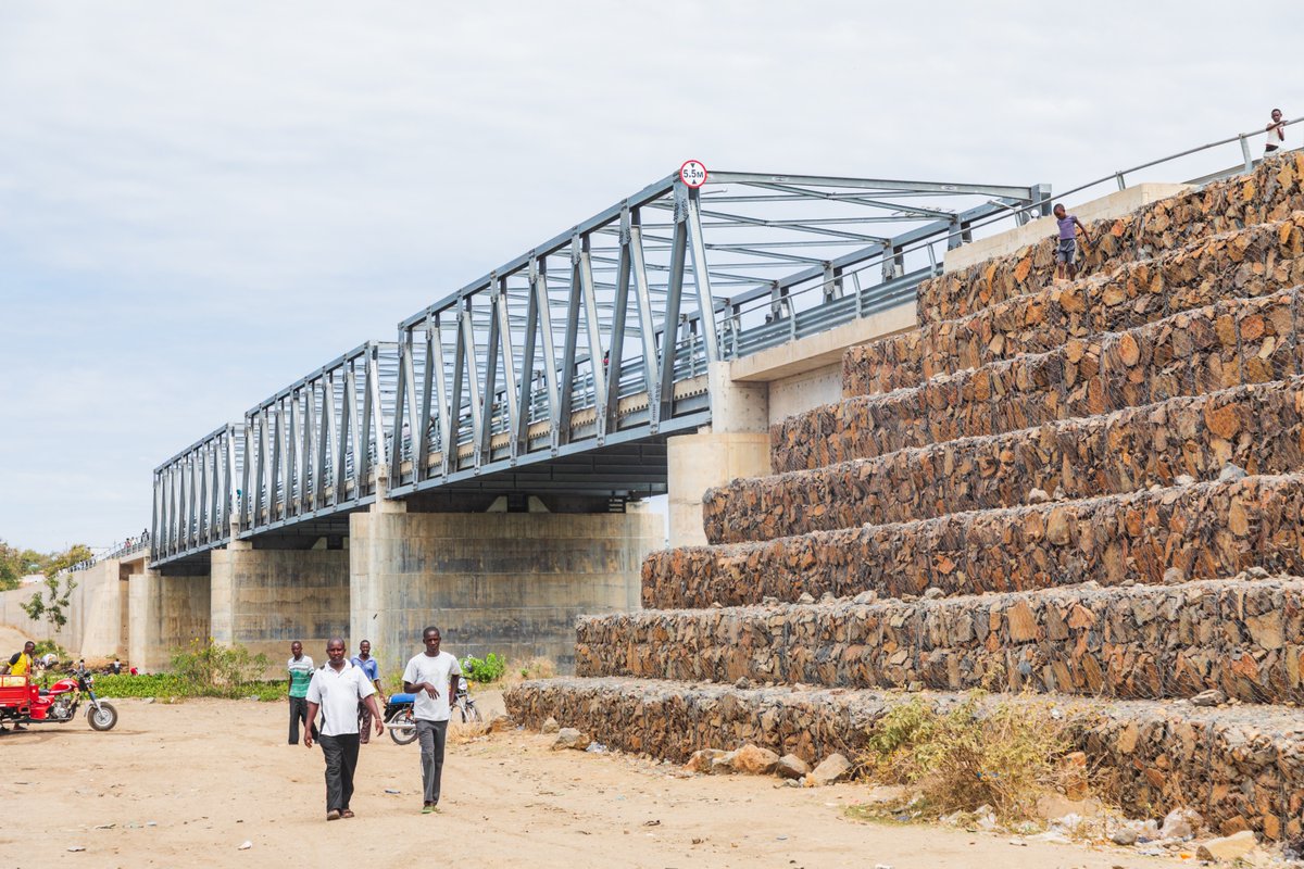 Uhuru’s Govt Unveils 1.6Km Bridge That Cost KShs1B - Kenyans.co.ke