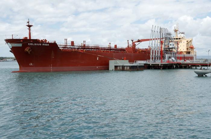 Uhuru Hangs His Tycoon Friends Out to Dry - Kenyans.co.ke