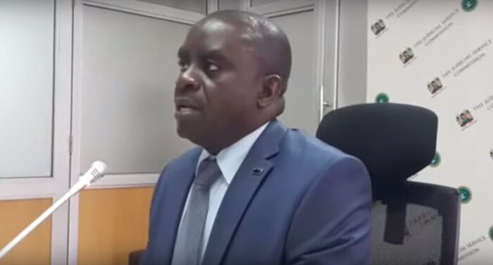 Watch Lawyer Embarrass Himself in Job Interview With Maraga - Kenyans.co.ke