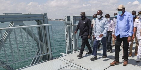 Ksh1.9B Mombasa Floating Bridge Begins Operation [VIDEO] - Kenyans.co.ke