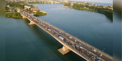 How Bridges Are Built On Deep And Vast Water Bodies - Kenyans.co.ke